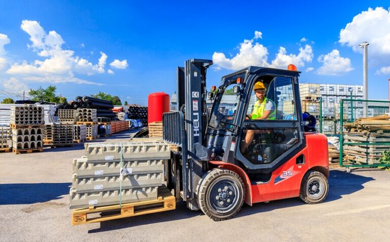 11 Different Types Of Forklift Drivers You Need To Know - General Workforce